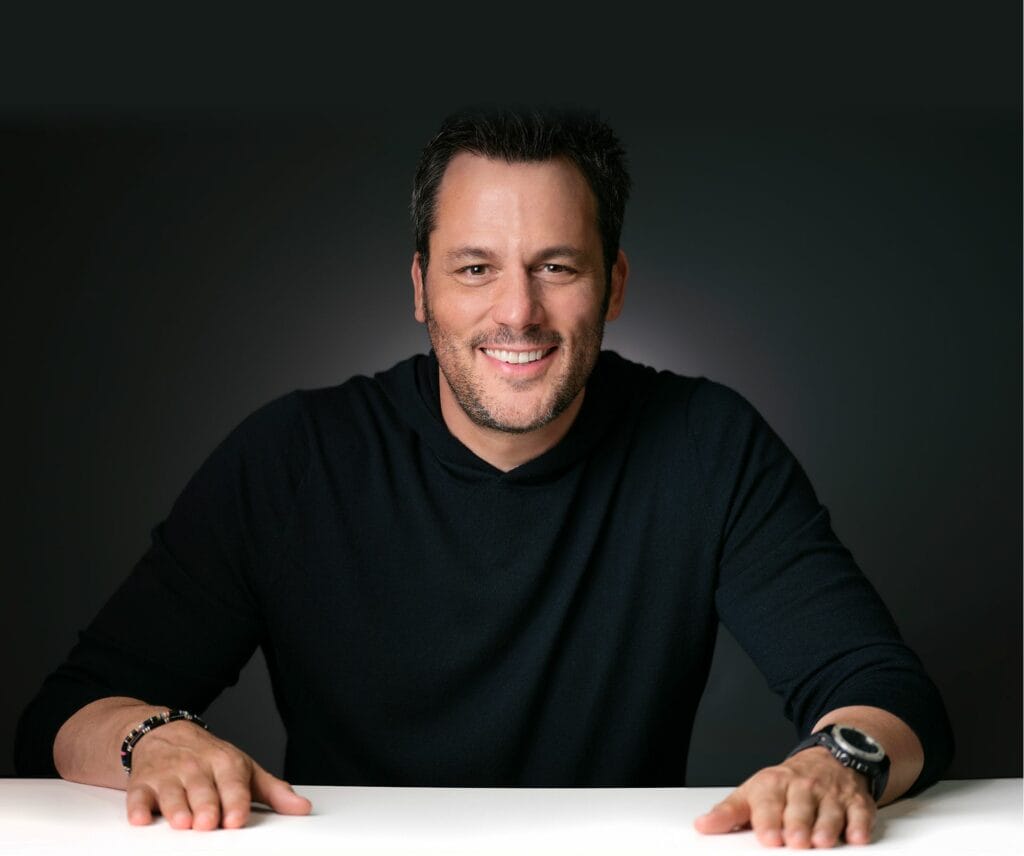 Professional Sales & Leadership Keynote Speaker - Ryan Estis